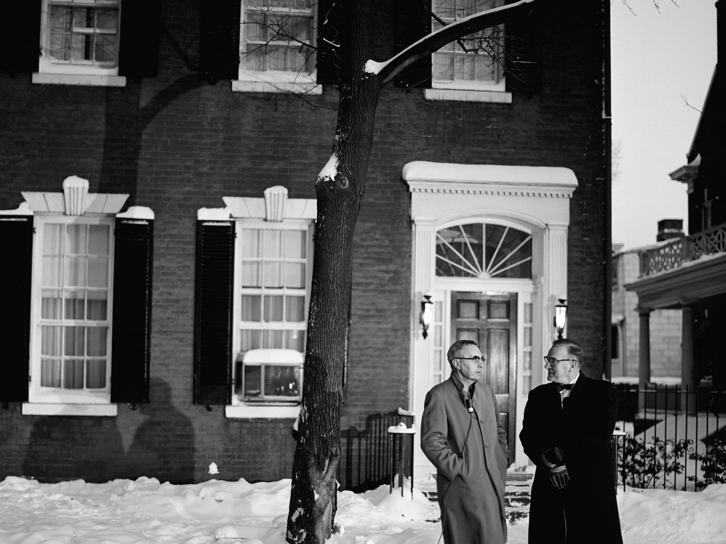 A Look Inside Jackie Kennedy Onassis Luxurious Homes From Sprawling Estates To Full Floor