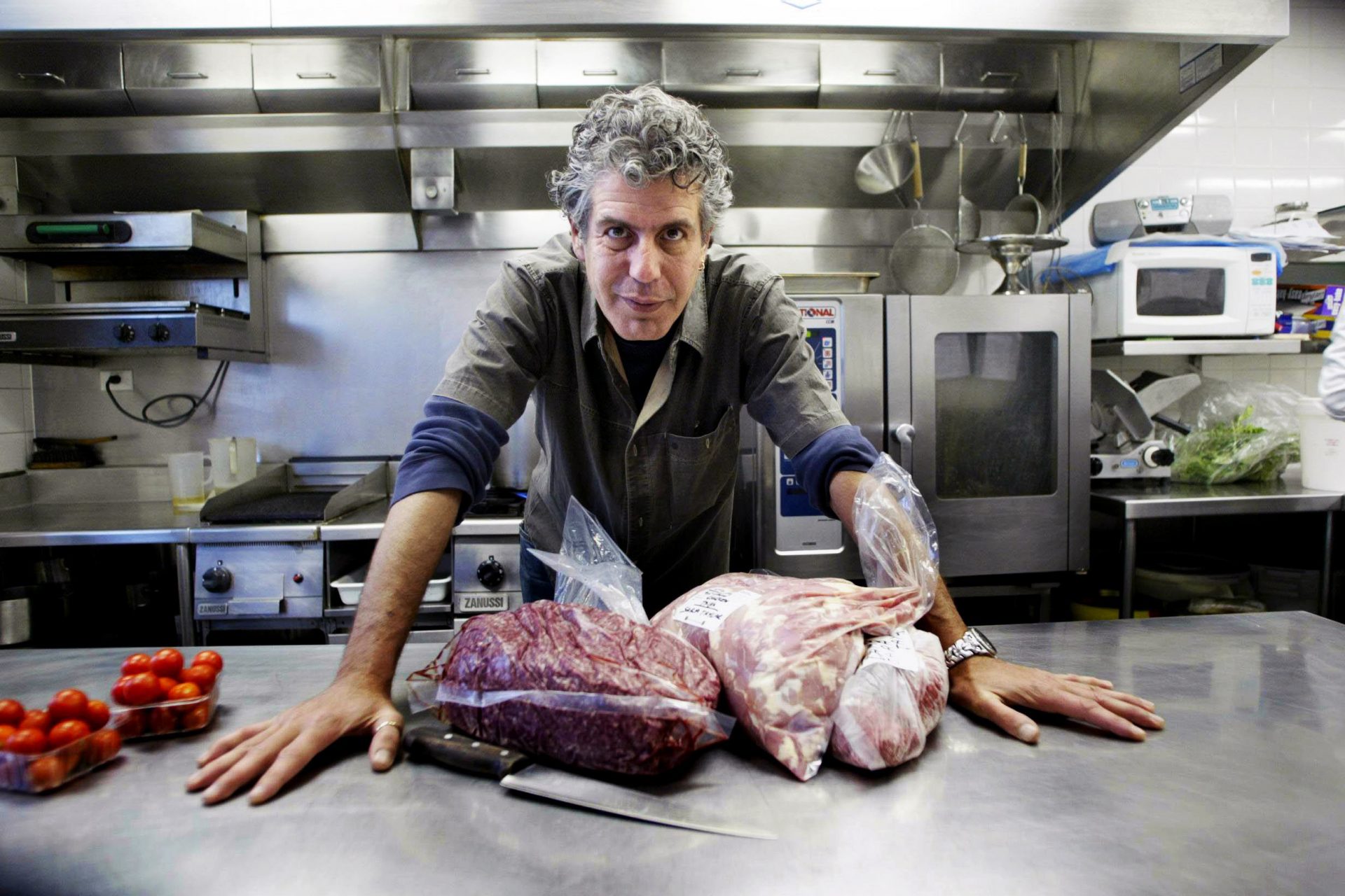 16 insider restaurant tips from the late Anthony Bourdain