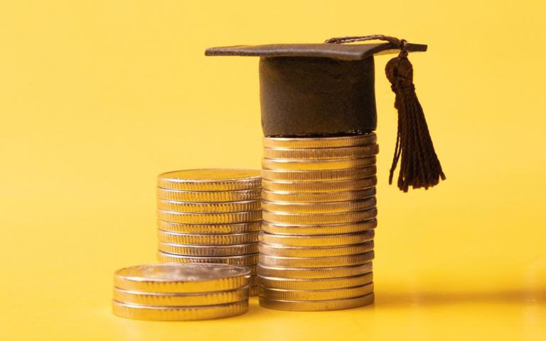 Your introductory guide to student finance in 2024-25
