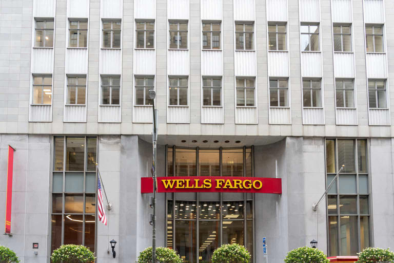 Wells Fargo lent to MFS as Barclays pulled out - report