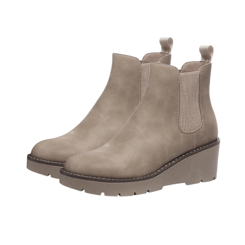 A New Pair of Wedge Booties for Winter