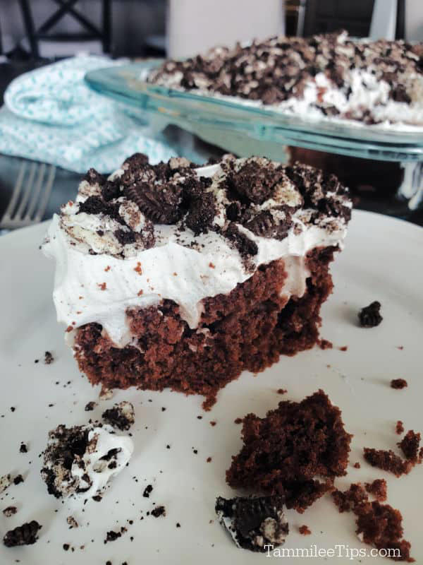 Easy Oreo Poke Cake