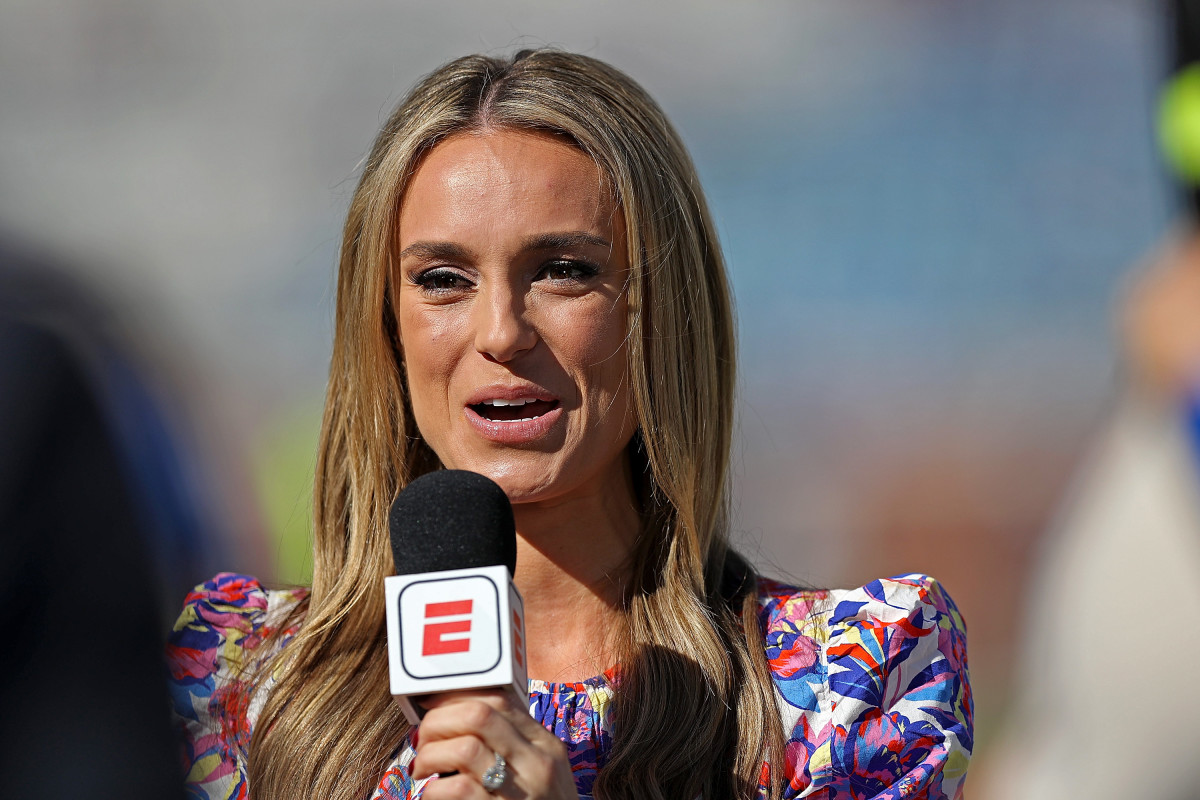 ESPN Sideline Reporter Had To Change Her Outfit For Week 4 Game