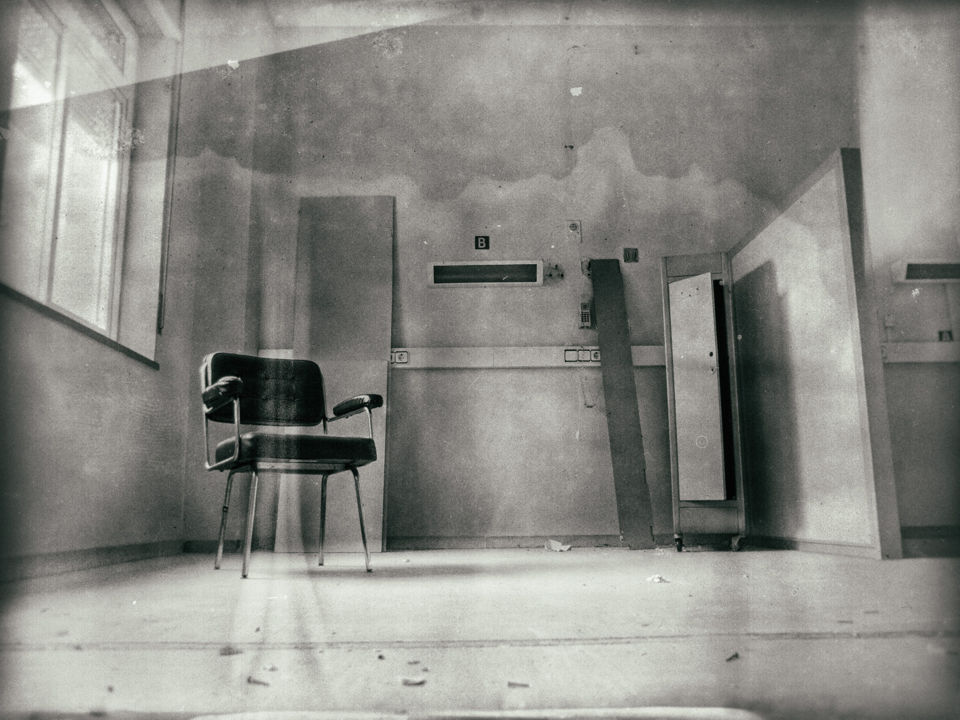 Einstein, teleportation and the enigmatic 'Philadelphia Experiment'