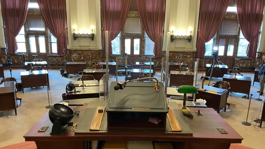 Mayor approves government-issued ID cards for city residents