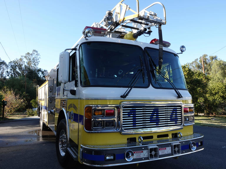 6 taken to hospital after Hwy 126 crash, 1 stabbed in Oxnard, woman ID ...