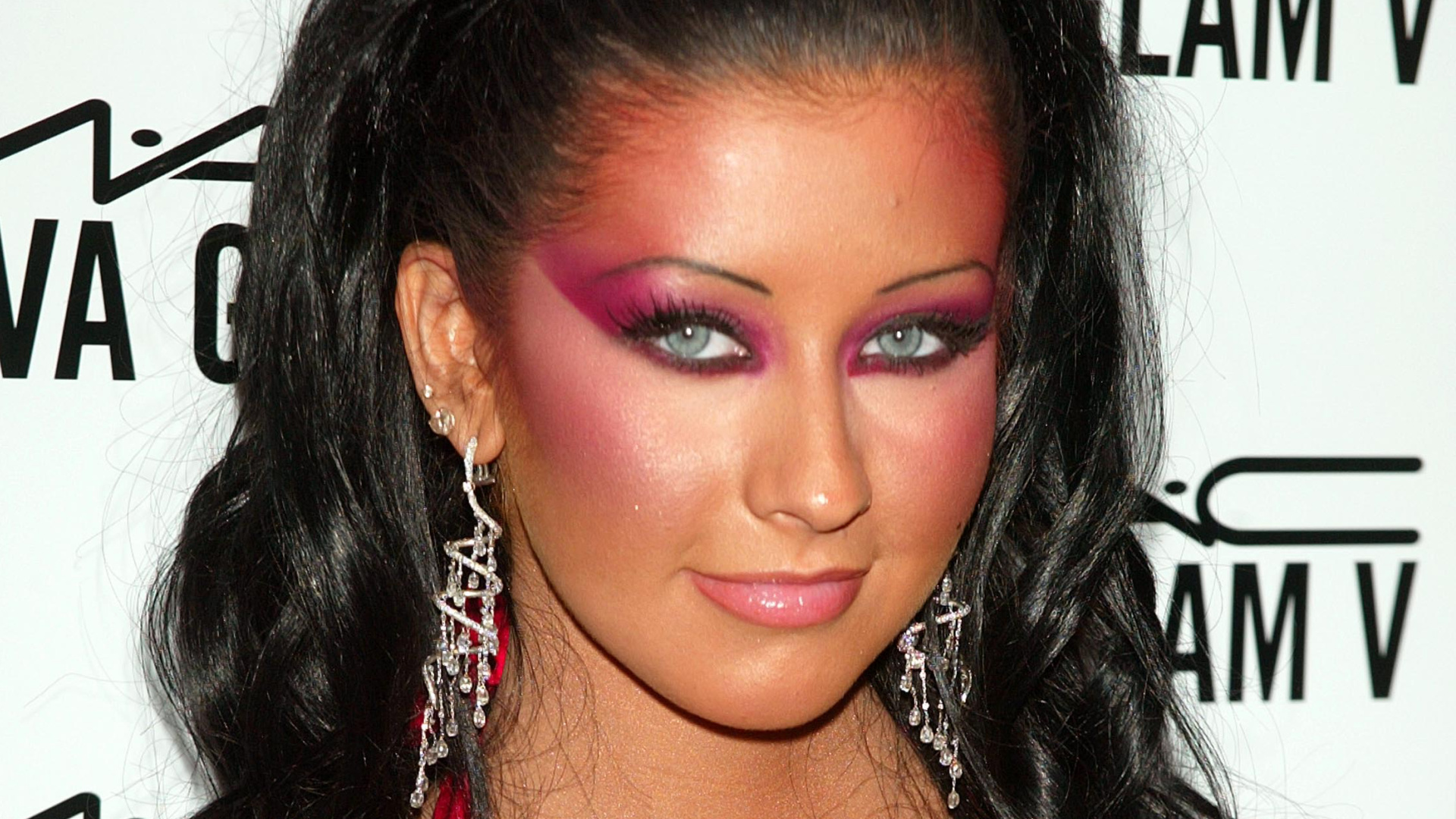 The history of make-up: the beautiful, bizarre and bold trends of the past!