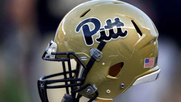 Pitt freshman CB Mason Alexander, 18, dies in car accident Pitt freshman CB Mason Alexander, 18, dies in car accident