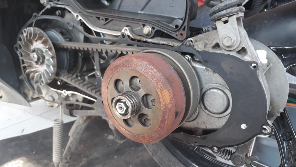 Ini Penyebab CVT Motor Matic Berbunyi Kasar Saat Sedang Jalan