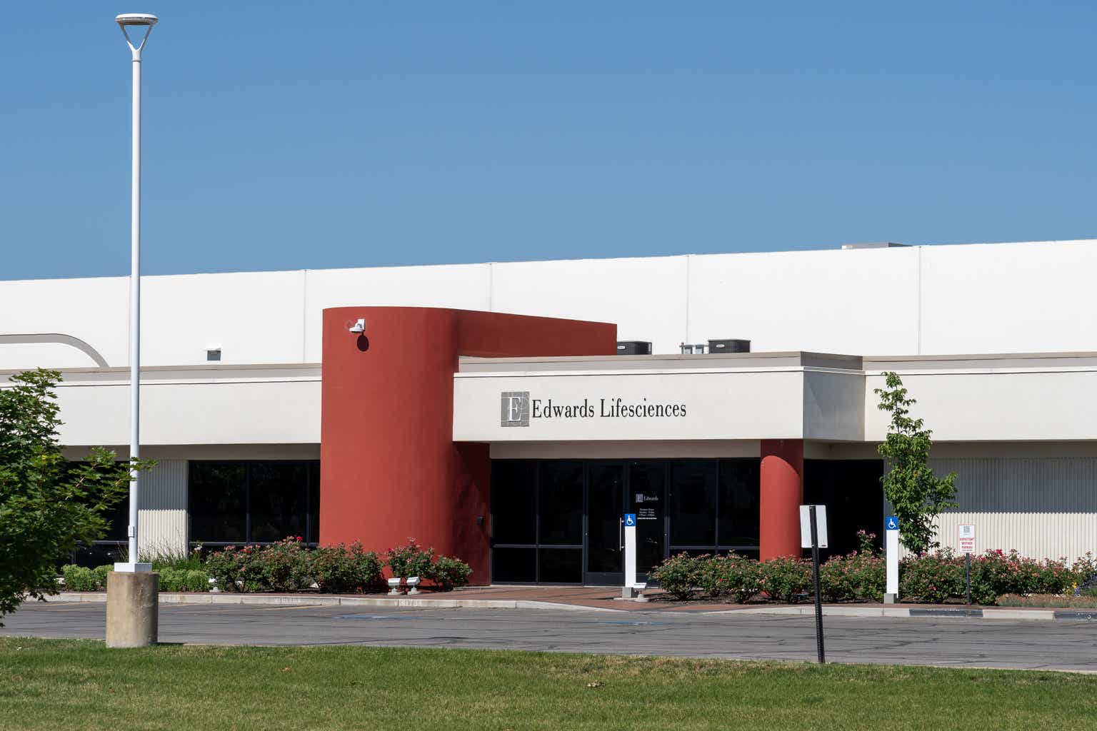 Edwards Lifesciences hits 52-week high after Medicare coverage proposal