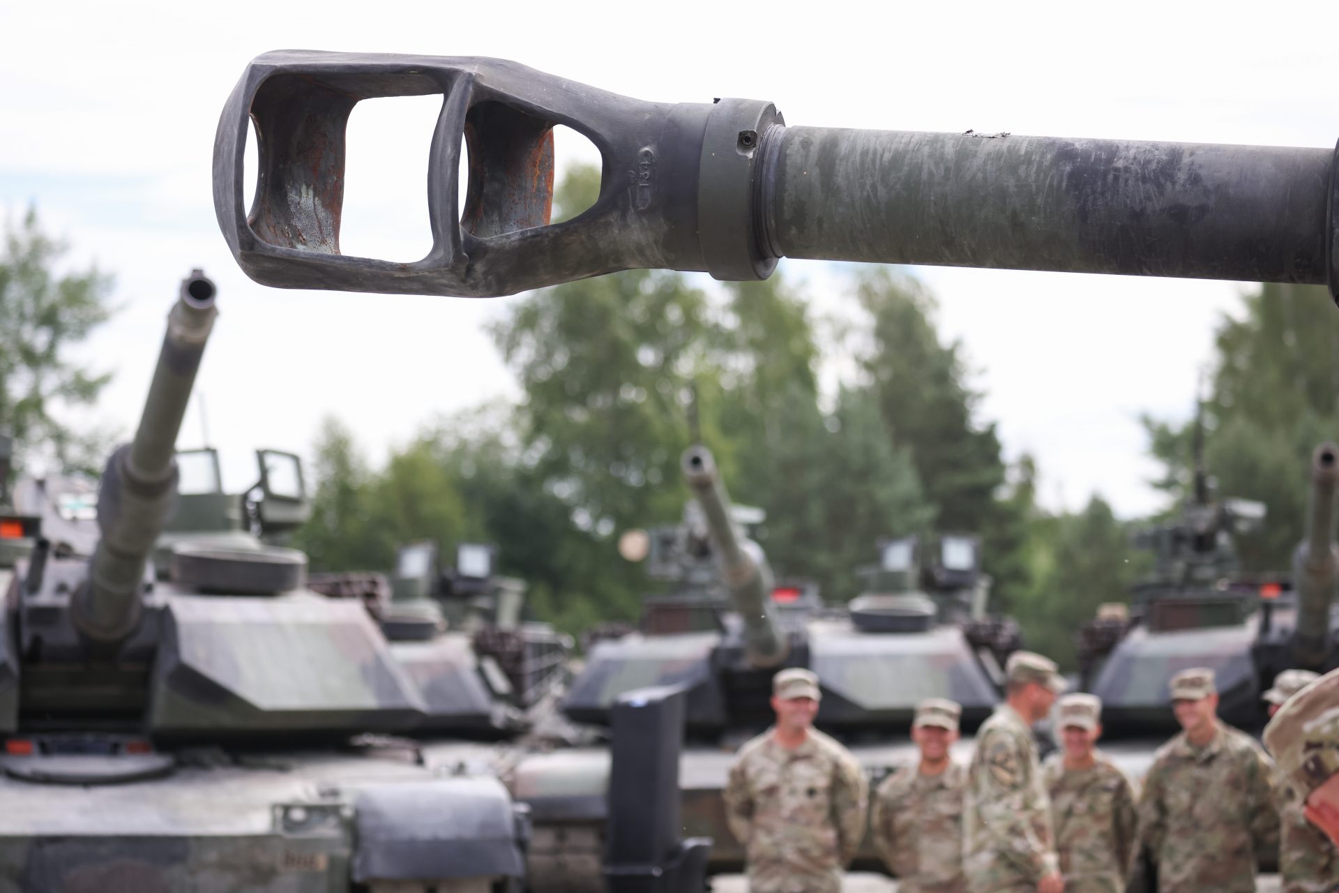 The M109A6 Paladin is a powerful US artillery gun helping Ukraine ...