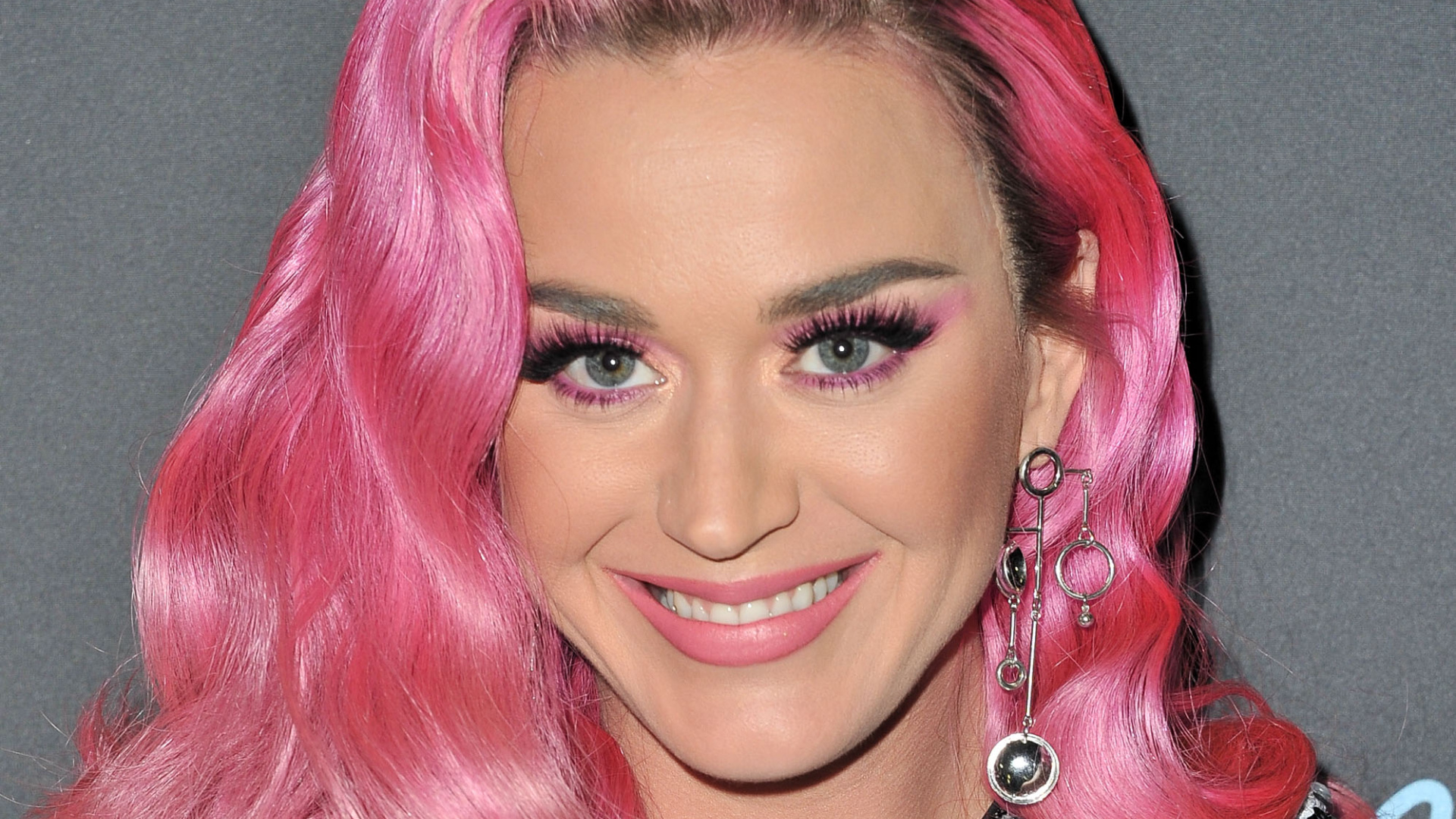 Celebrities que se pusieron el pelo rosa