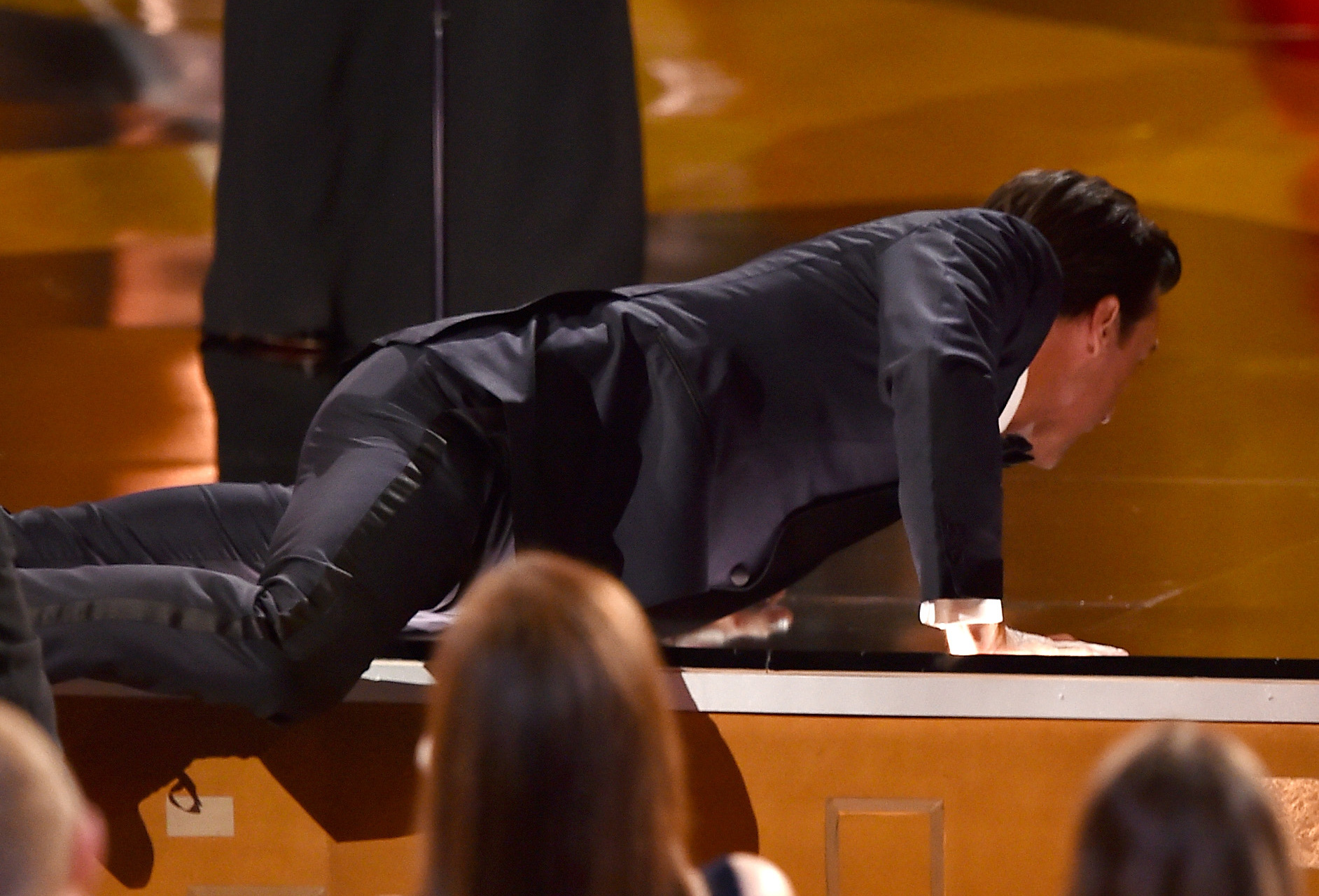 They're only human! Goofy (and often embarrassing) falls of celebrities