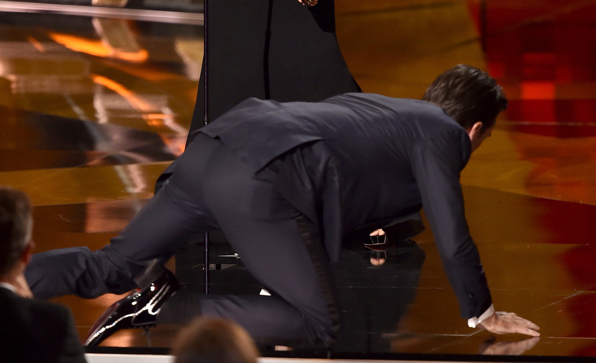 They're only human! Goofy (and often embarrassing) falls of celebrities
