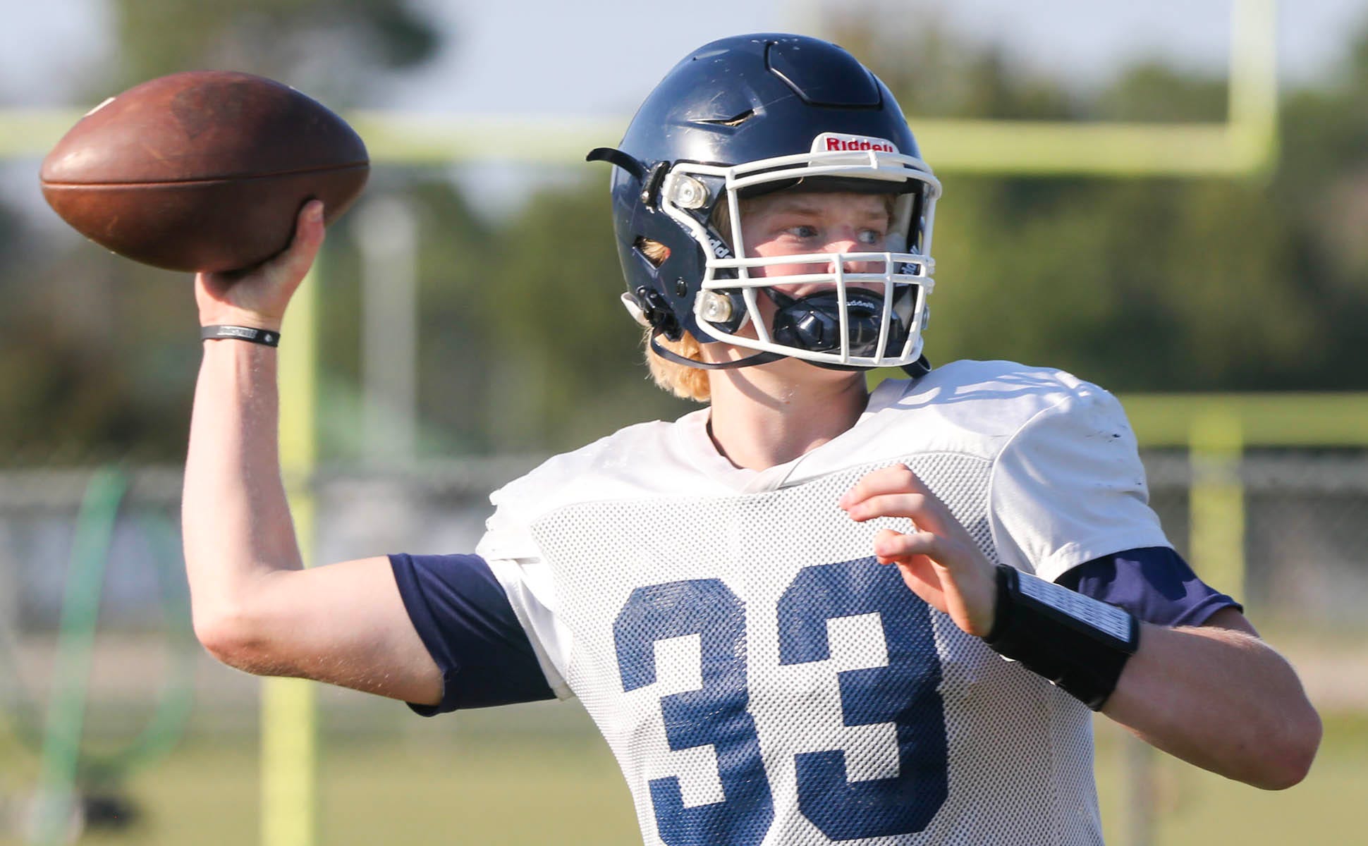 Baker, Walton, Navarre pull down big football wins in Week 6