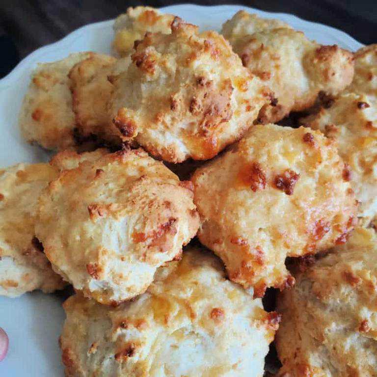 Copy Cat Cheddar Bay Biscuits Recipe