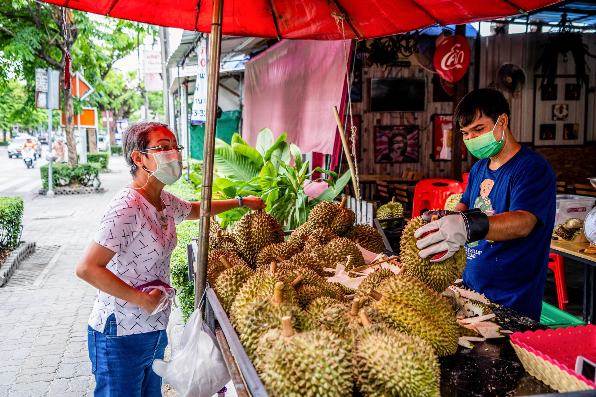 Durian : oseriez-vous goûter au fruit le plus puant du monde