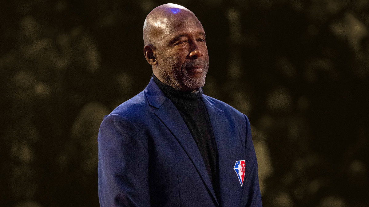 James Worthy shares what the problem is with today's NBA: "It's a bit ...