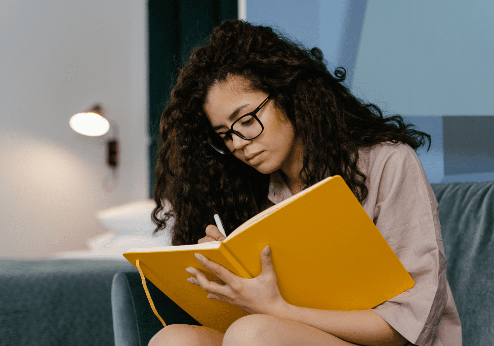 Best Gratitude Journal Prompts for Travelers to Capture Great Memories