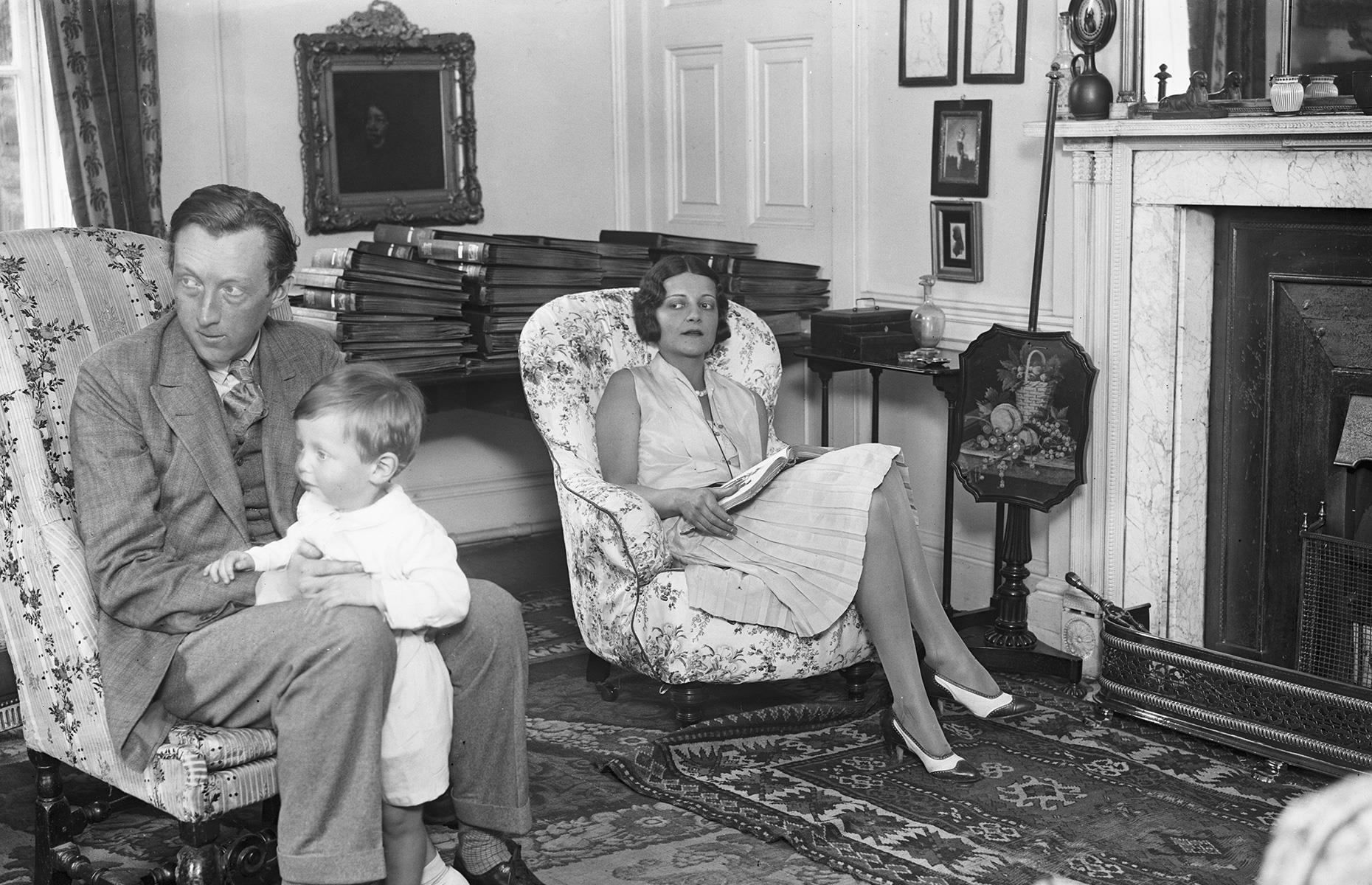 Fascinating vintage photos of homes from the past 150 years