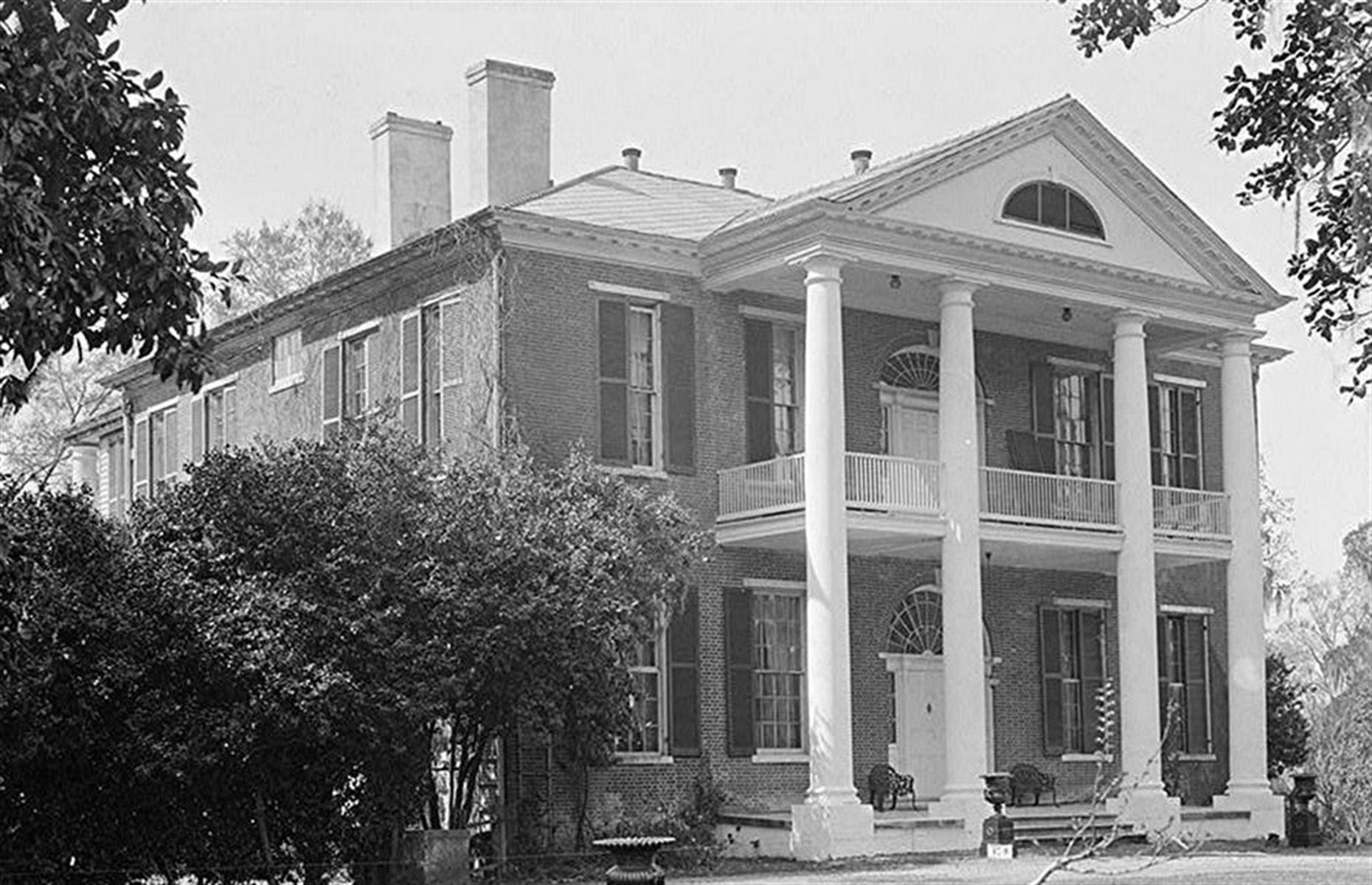 Incredible vintage pictures showing how homes have changed over 150 years