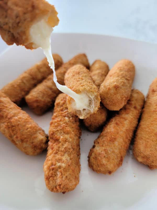 Air Fryer Frozen Mozzarella Sticks
