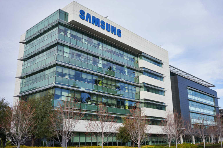 Samsung raises prices of memory chips by up to 60% amid supply shortage ...