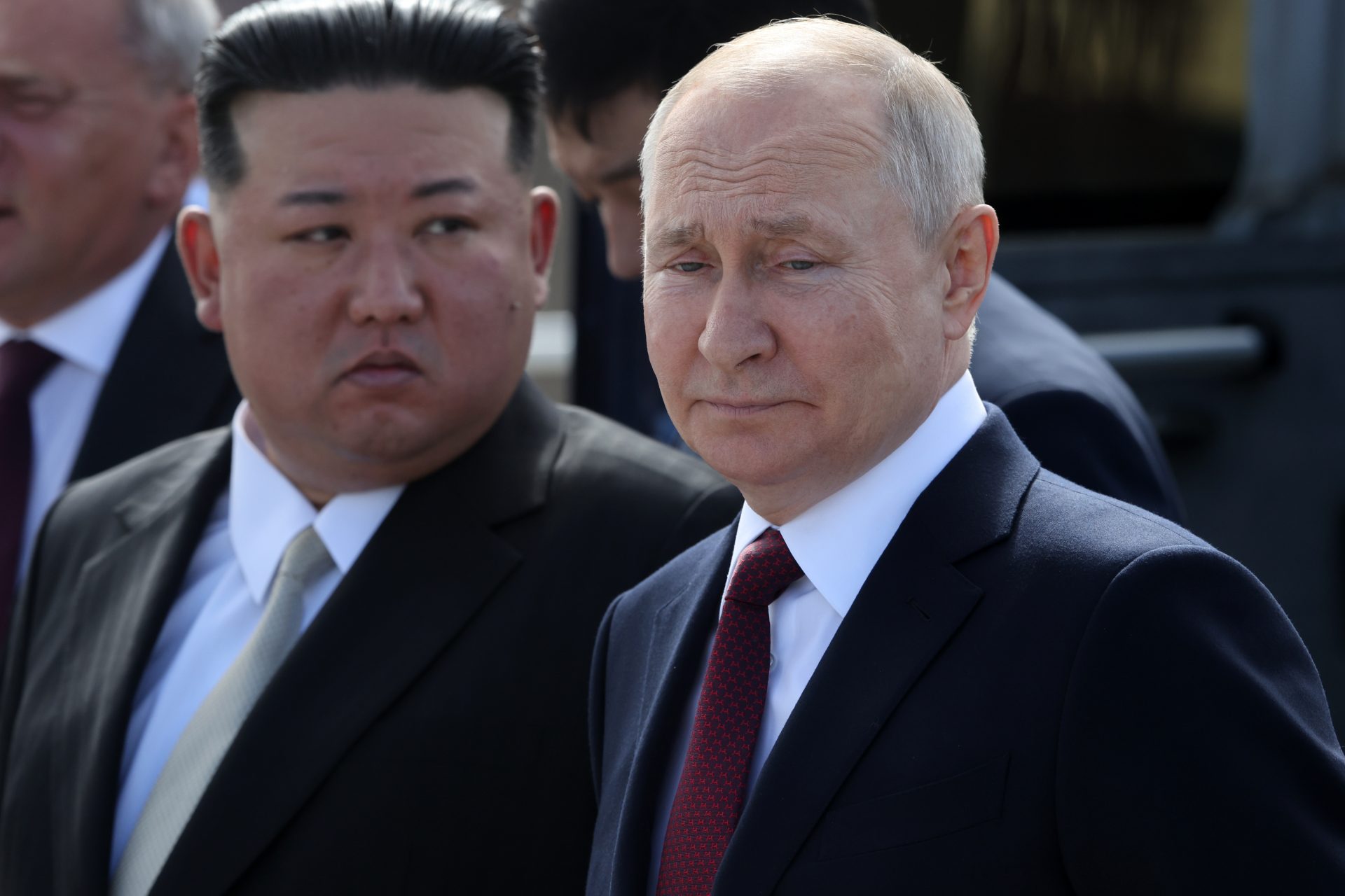Norcoreanos siguen en el frente ruso, según informe