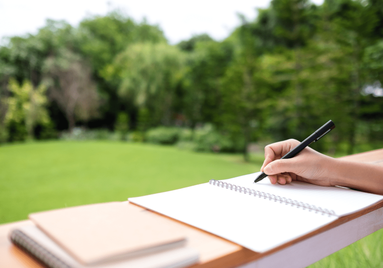 Best Gratitude Journal Prompts for Travelers to Capture Great Memories