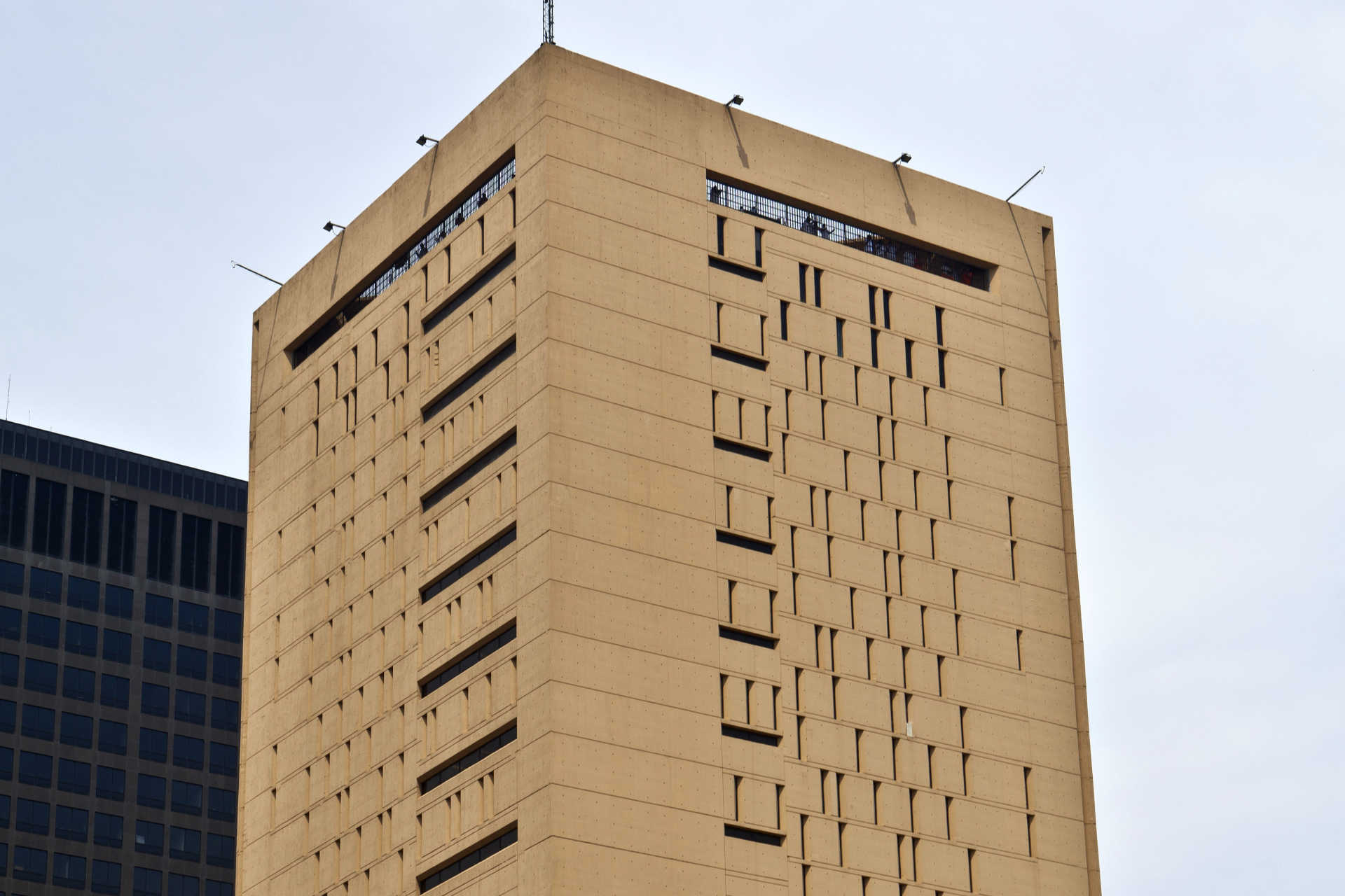 The secret hidden in a hypnotic 100-meter skyscraper in Chicago