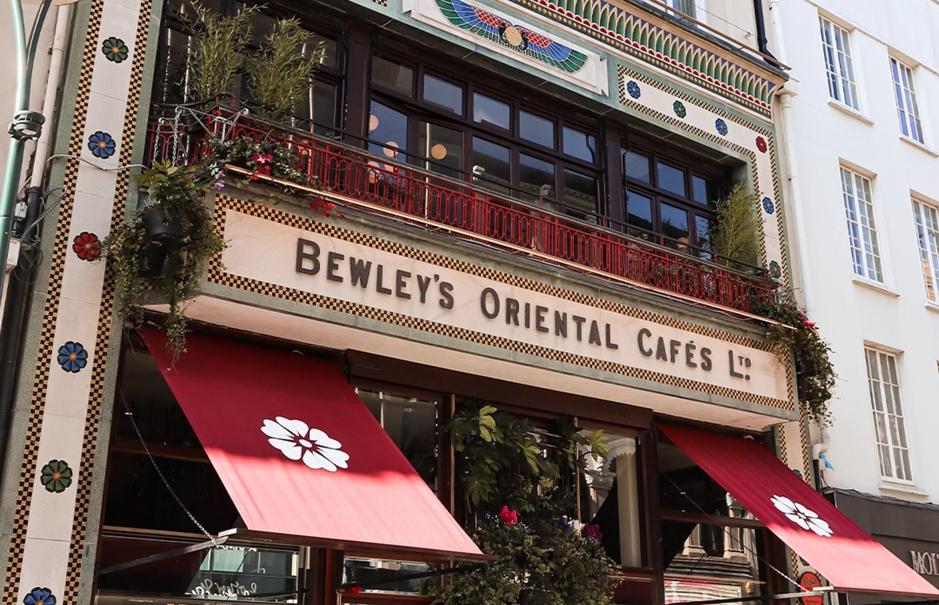 Music stars who married models