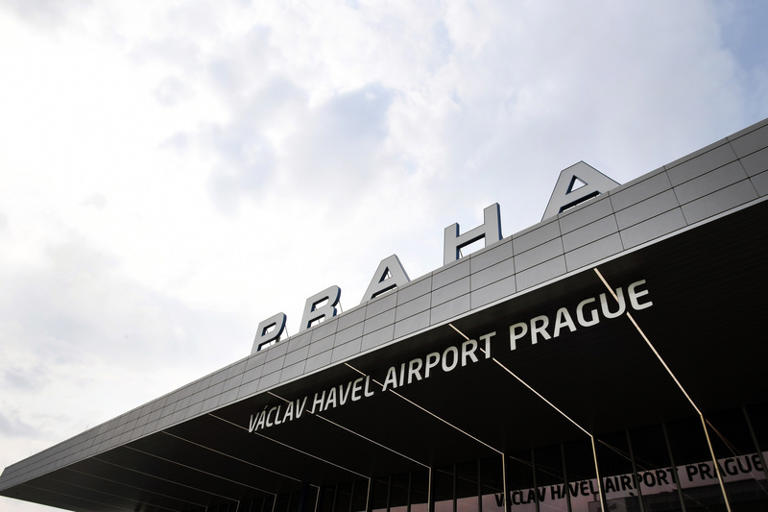 Letišti Praha loni stoupl čistý zisk na 3,2 miliardy Kč
