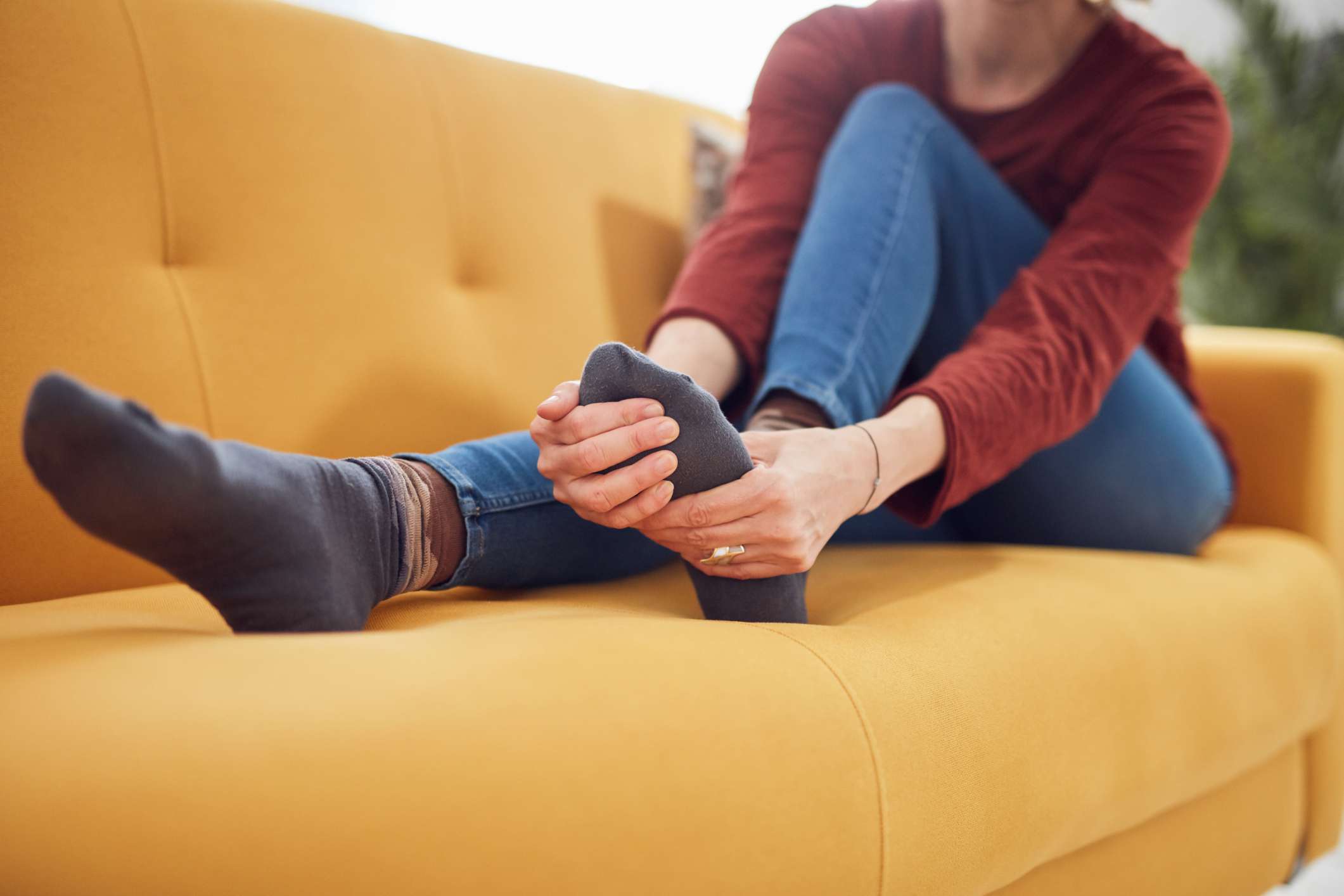 12 causes of big toe joint pain