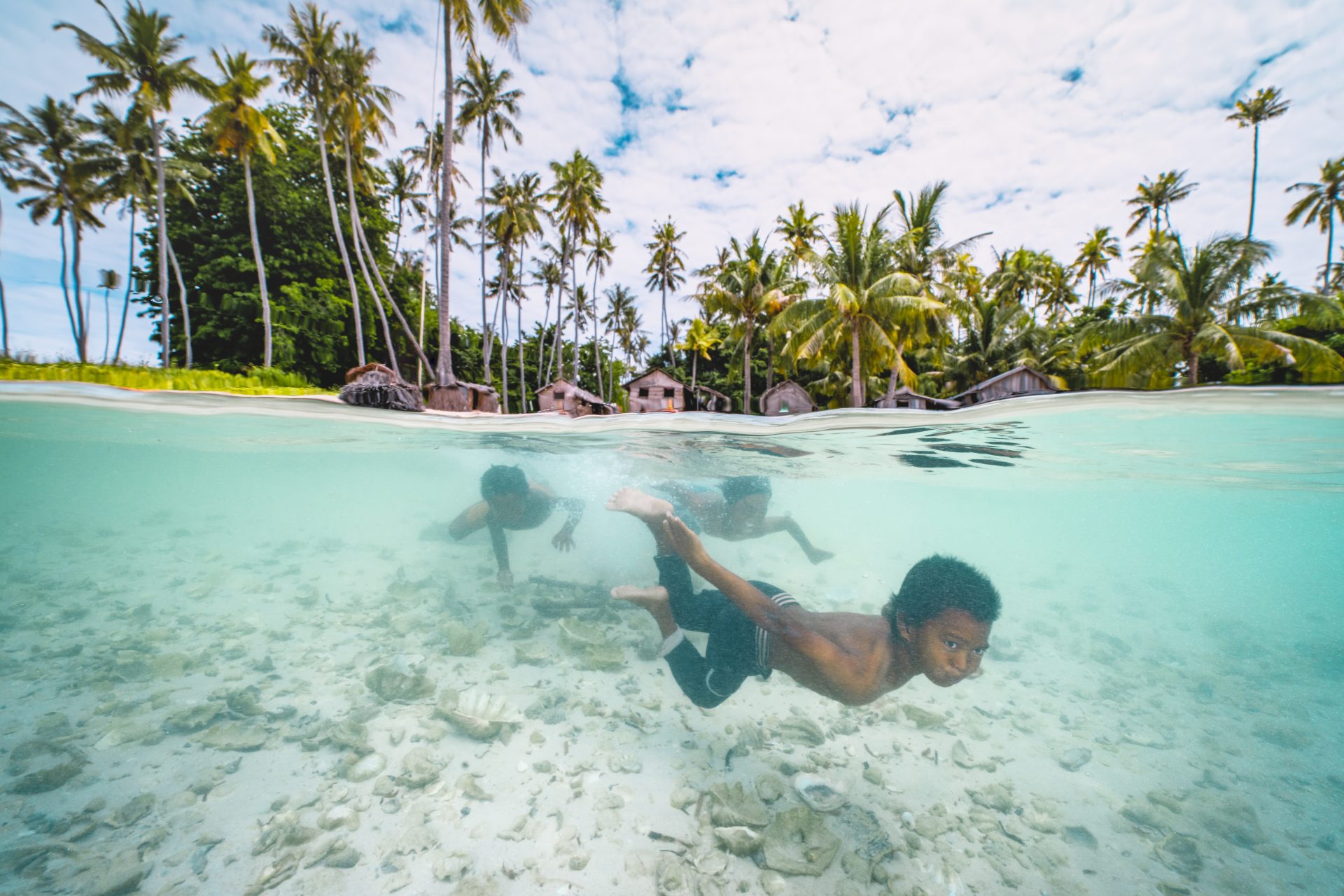 Les Bajau, ce peuple qui porte une mutation génétique pour vivre ...