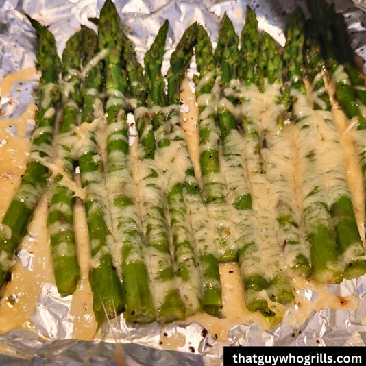 Cheesy Grilled Asparagus Foil Packets!