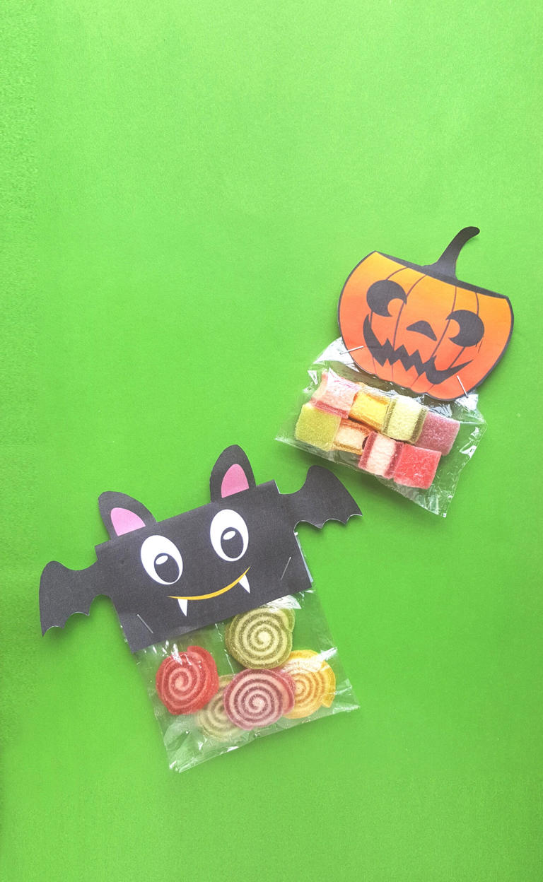 Halloween Treat Bag Toppers (Free Printables)