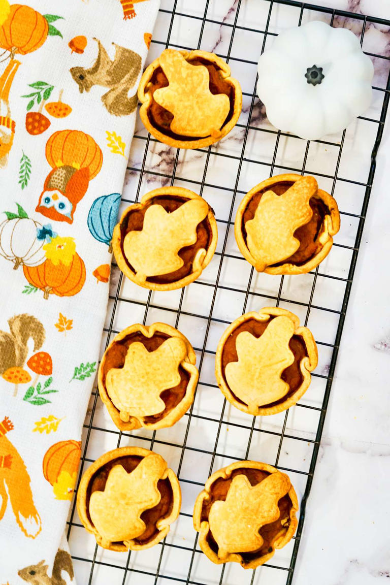 How to Make Mini Pumpkin Pies