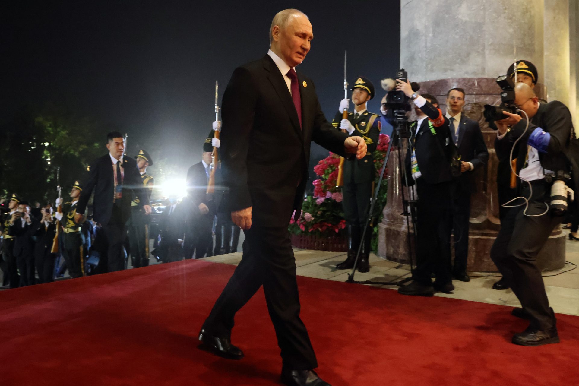 北京訪問のプーチン大統領は影武者？：一帯一路サミットで疑惑再燃
