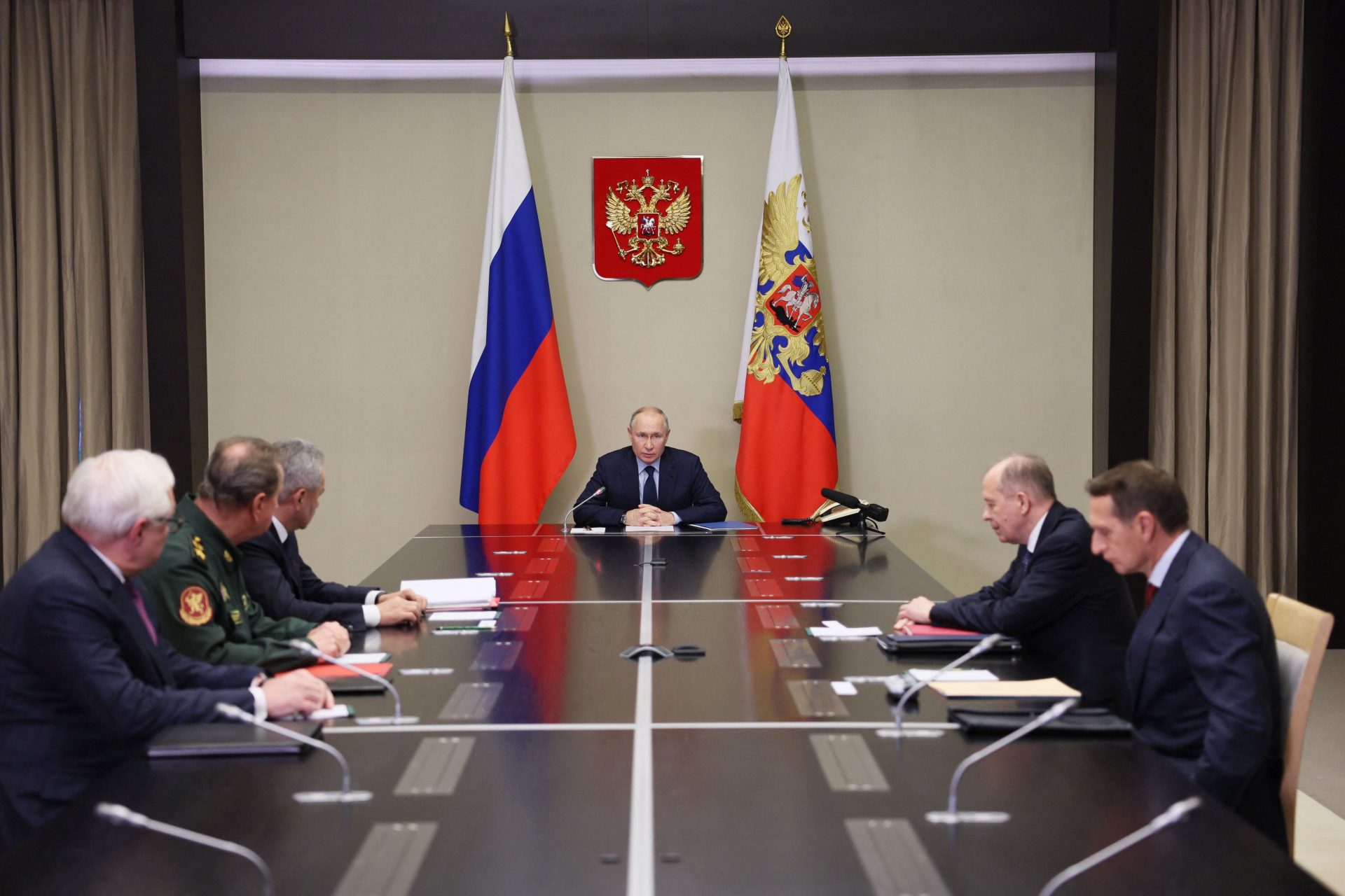 Exploring the depleted uranium shells the US said it would send to Ukraine