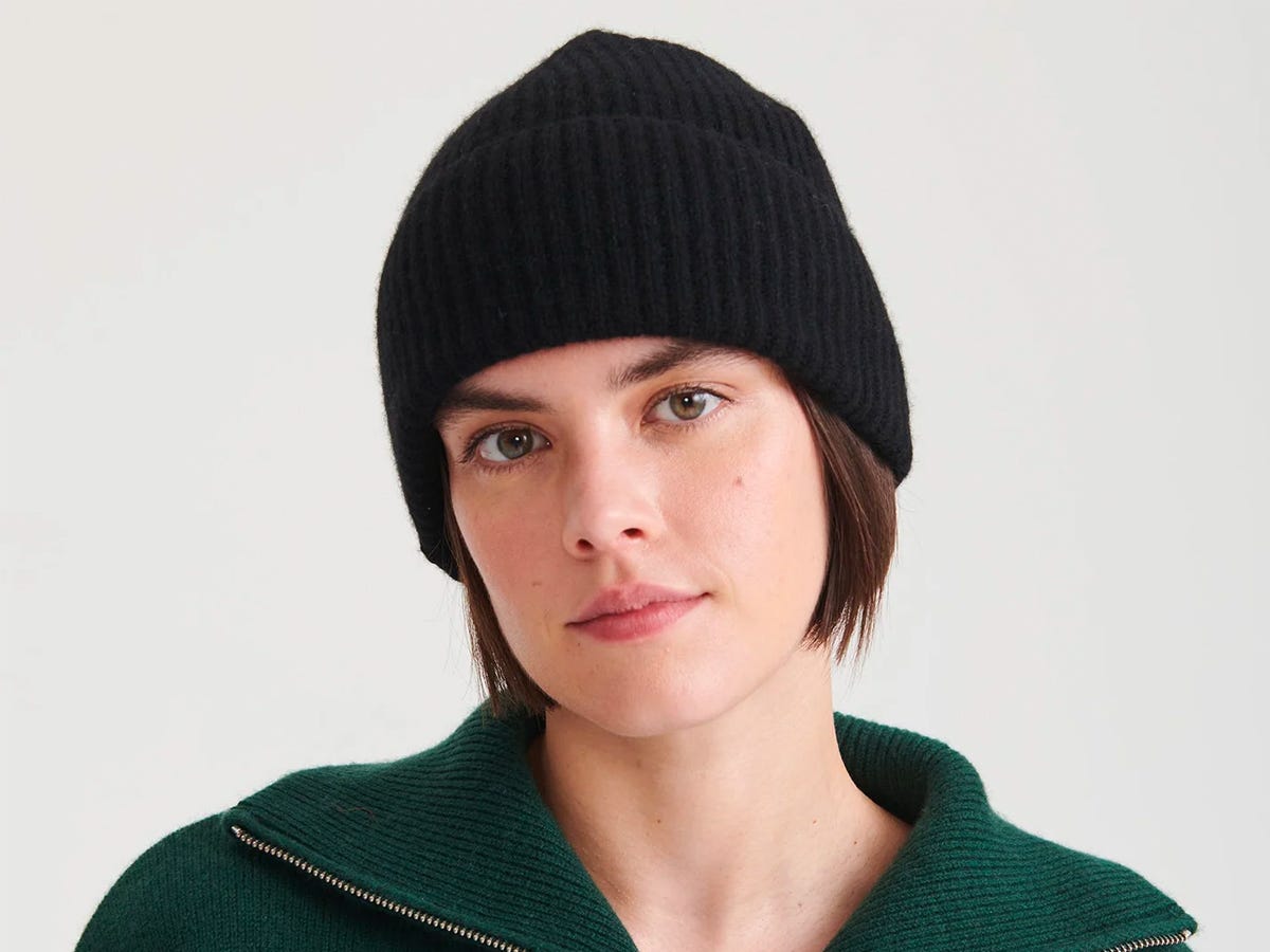 42 memorable corporate gifts your co-workers will love