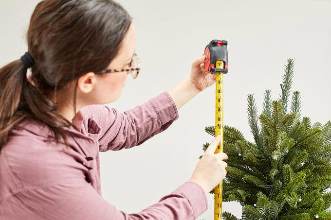 We Tried the Viral Twinkly Christmas Tree and “Smart” Is an Understatement