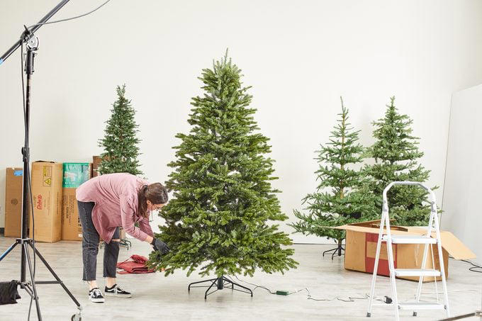 We Tried the Viral Twinkly Christmas Tree and “Smart” Is an Understatement