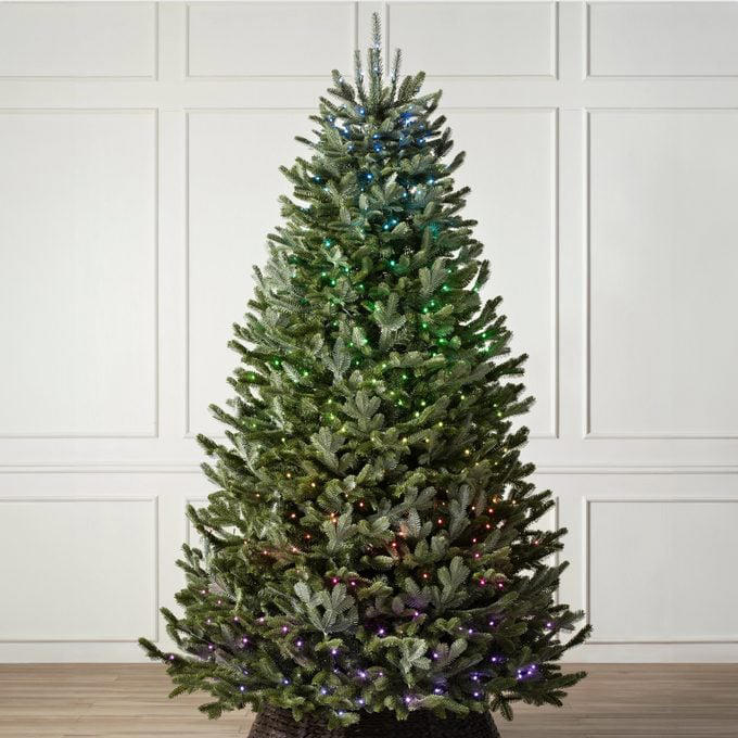We Tried the Viral Twinkly Christmas Tree and “Smart” Is an Understatement