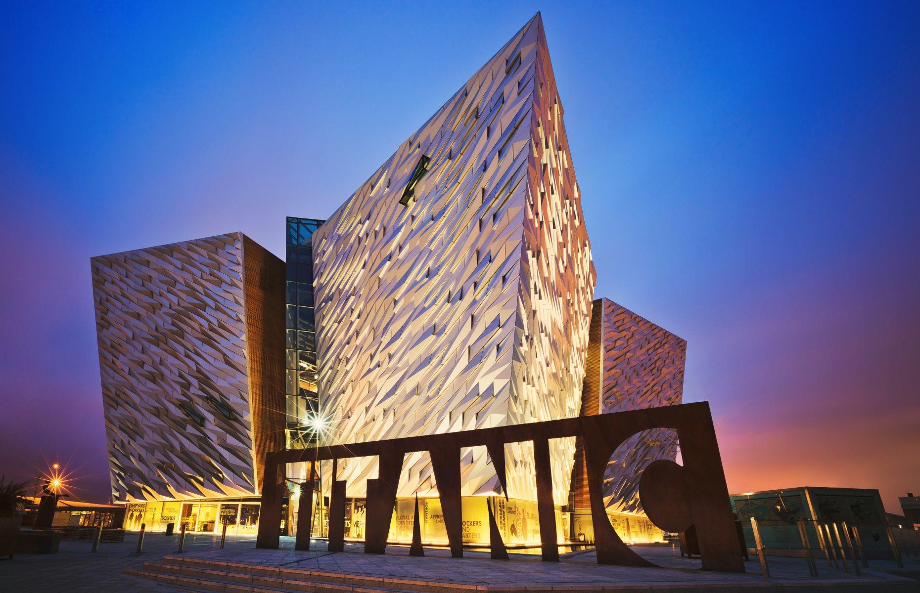 10 Movies Expected to Fail But Were Huge Hits