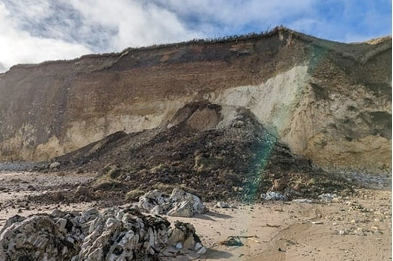 'Stay away' warning issued after dramatic cliff fall on South Tyneside ... 'Stay away' warning issued after dramatic cliff fall on South Tyneside ...