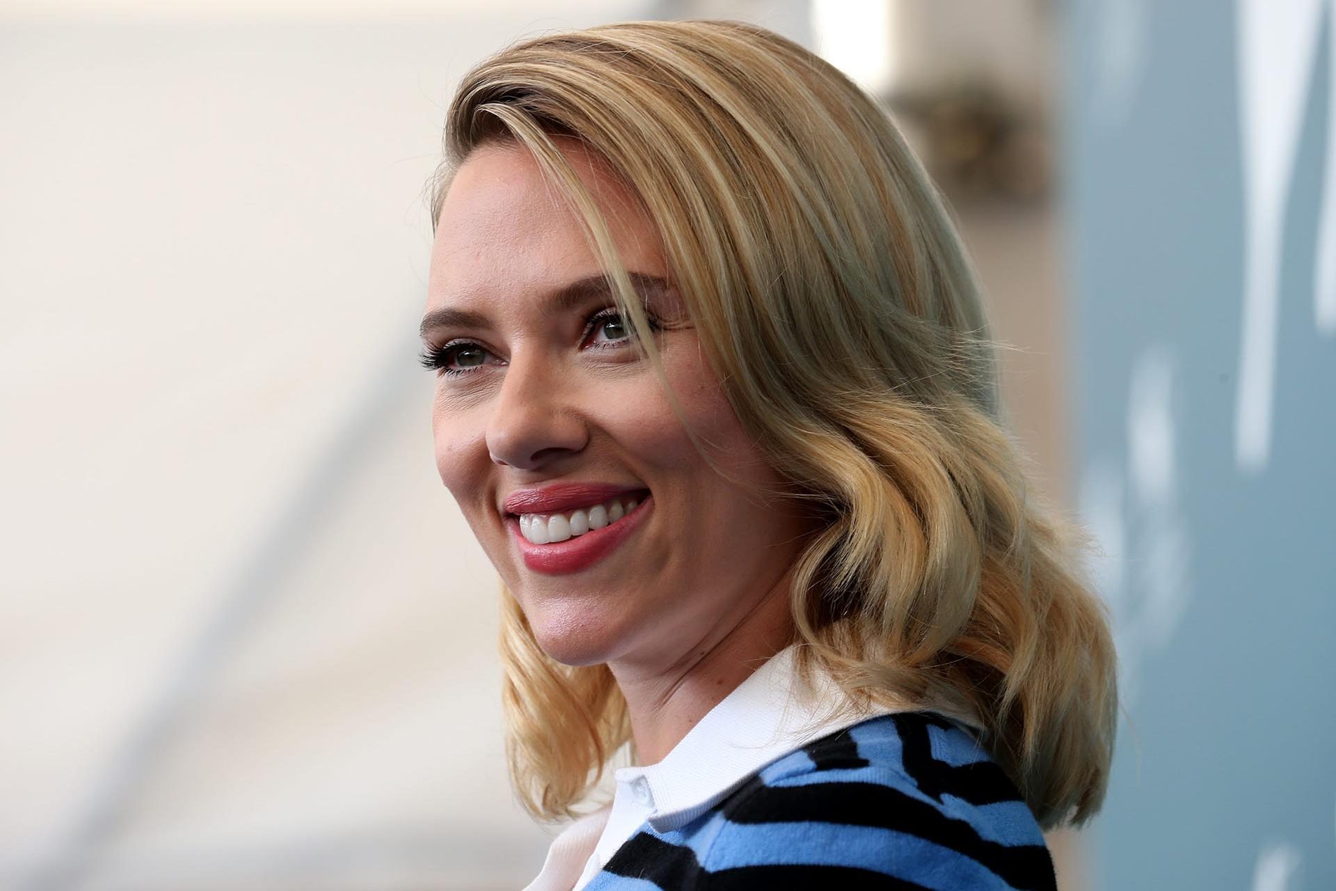 Celebrities who steer clear of social media