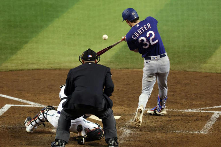 Carter helps lift Rangers past Red Sox in 2025 MLB debut