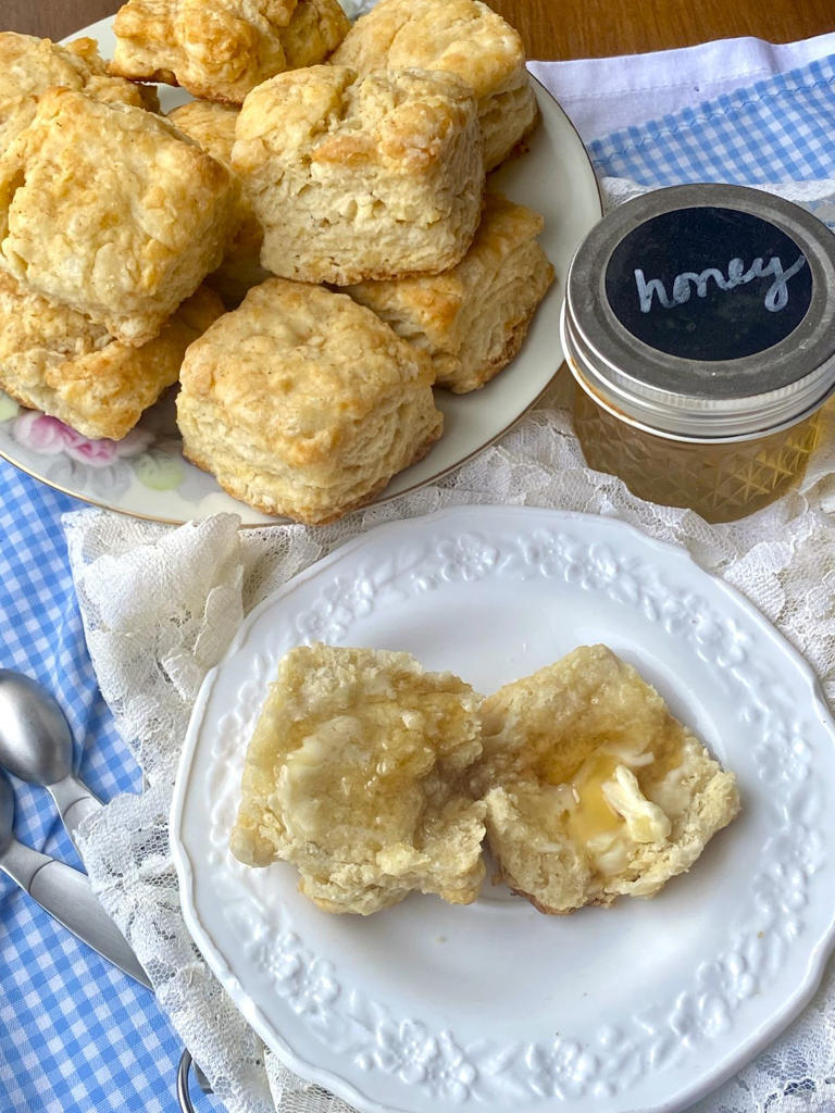 HONEY BUTTERMILK BISCUITS