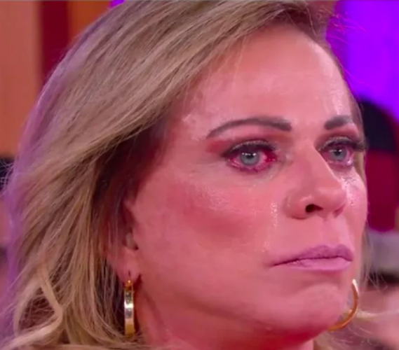 Christina Rocha faz desabafo e diz que perdeu tudo; entenda Christina Rocha faz desabafo e diz que perdeu tudo; entenda