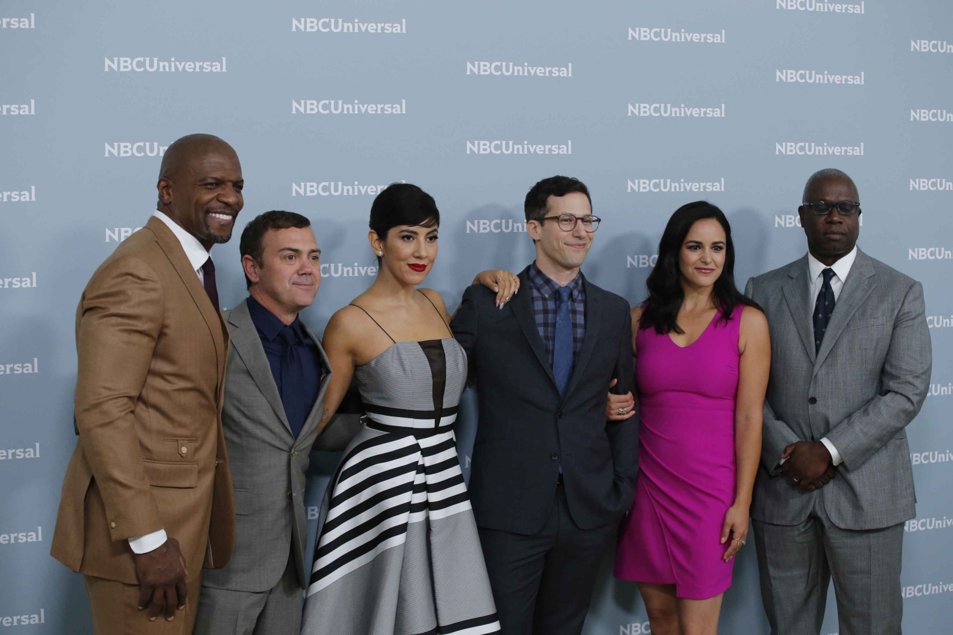 What casts looked like at the beginning and the end of popular sitcoms